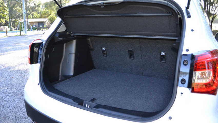 Suzuki S-Cross Turbo Prestige 2017 review | CarsGuide