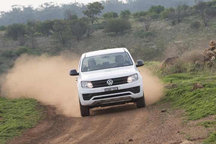 VW Amarok Core manual 2017 review | CarsGuide