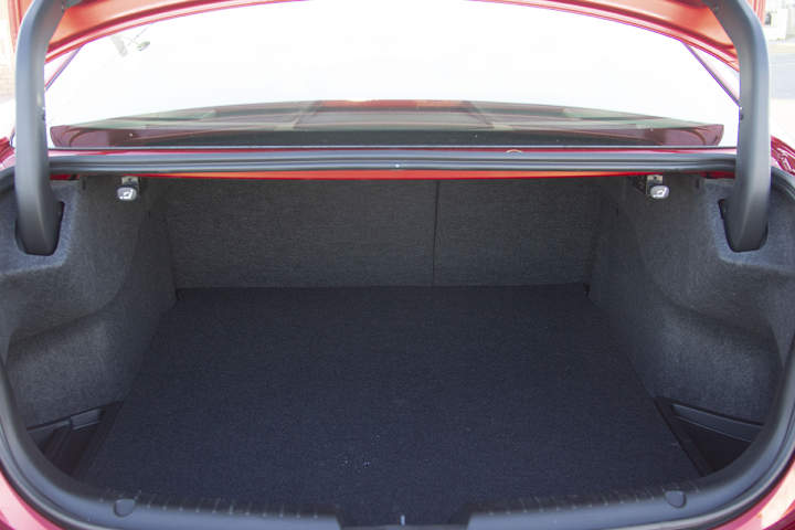 Mazda 6 GT sedan 2018 review | CarsGuide