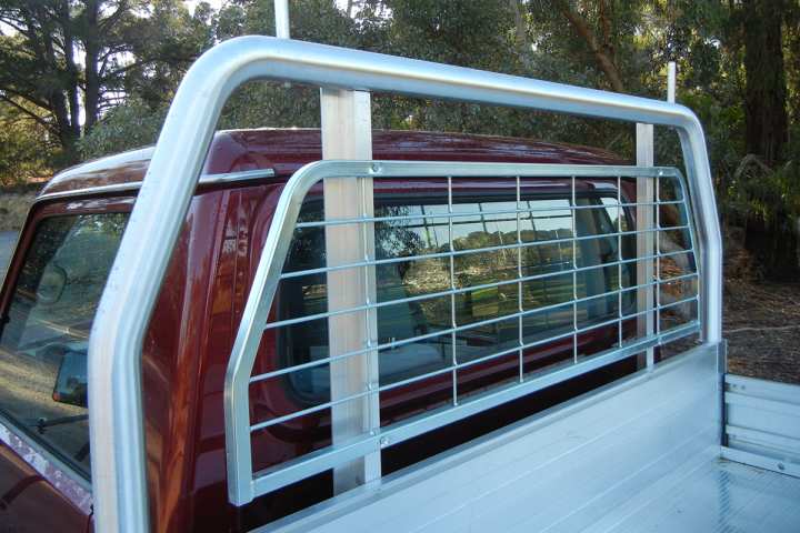 Toyota LandCruiser LC79 2018 review | CarsGuide