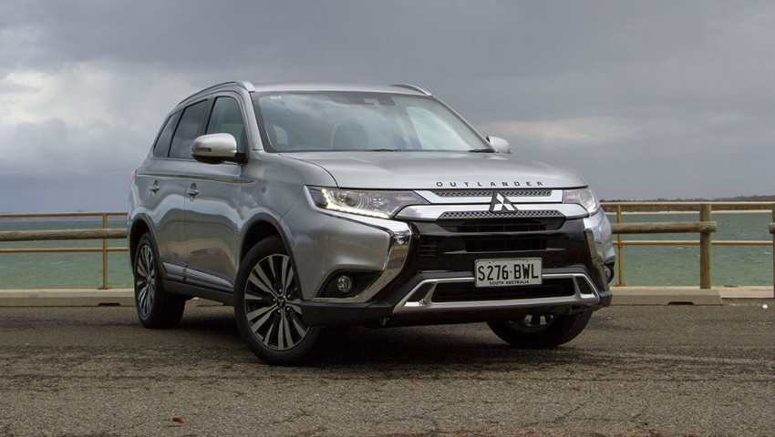 Mitsubishi Outlander 2019 review | CarsGuide