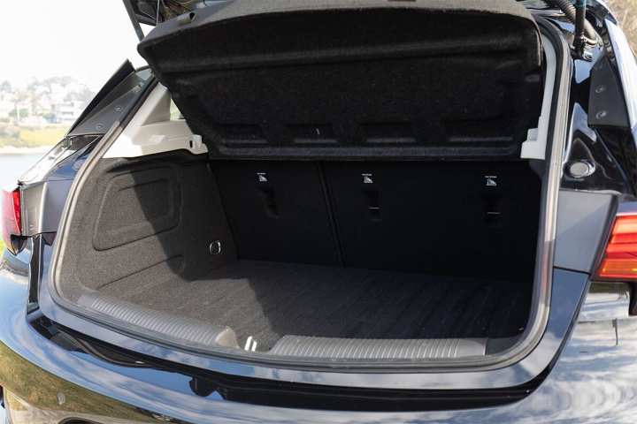 Holden Astra 2019 review: RS-V | CarsGuide