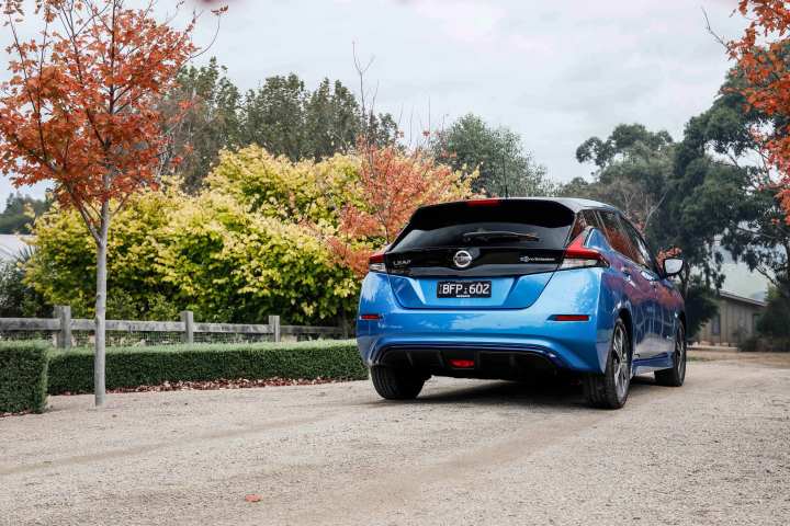 Electric Cars Pros and Cons - Advantages & Disadvantages of EVs | CarsGuide