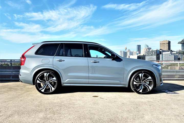Volvo XC90 2021 review R Design T8 PHEV Is this luxury hybrid seven seater SUV better than a BMW X5 CarsGuide