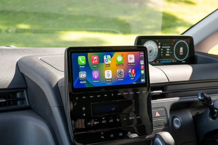 Hyundai Staria Load 2023 review: Premium - Is this the star of the van ...