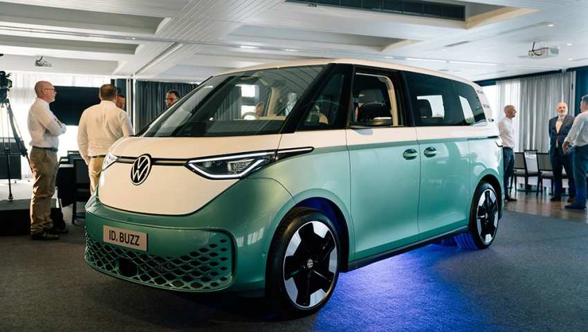 The Volkswagen Kombi electric car hits Australia! First examples of all ...