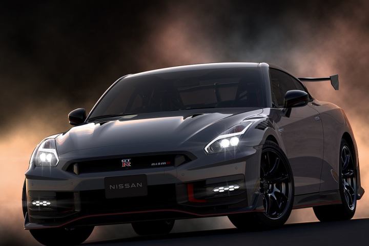 Godzilla the dinosaur! 2024 Nissan GT-R revealed as R35 generation ...