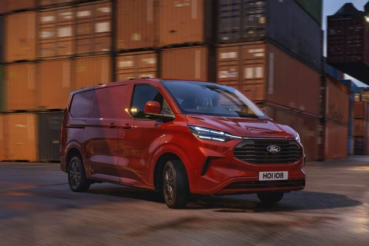 Ford Transit Custom 2025 review – Pace-setting new-generation van ...