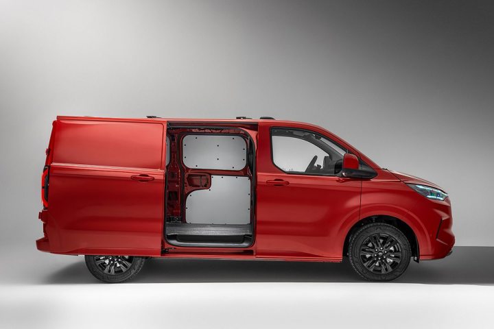 Ford Transit Custom 2025 review – Pace-setting new-generation van coming for Hyundai Staria Load ...