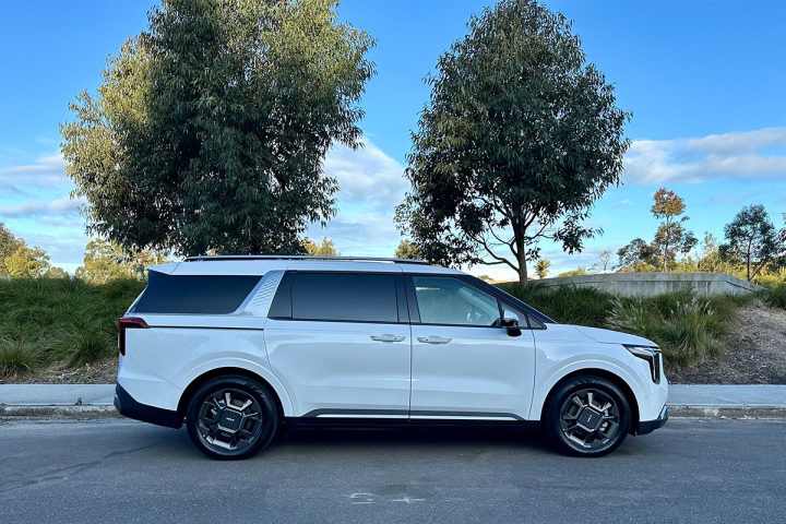 Kia Carnival 2025 review: GT-Line Hybrid long-term | Part 2 -better ...