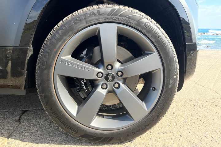 Land Rover Defender 2025 review: 130 P500 V8 – Top-shelf three-row ...