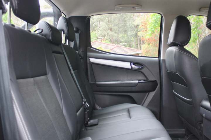 Isuzu D-Max 2019-2020 review: LS-T Crew Cab 4x4 | CarsGuide