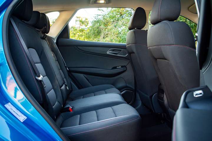 MG HS 2021 review: Mid-size SUV newcomer hunting RAV4, Sportage, CX-5 ...