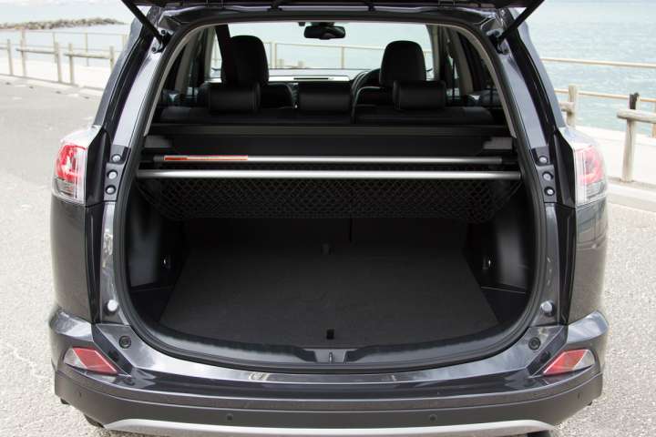 Toyota RAV4 2018 review | CarsGuide