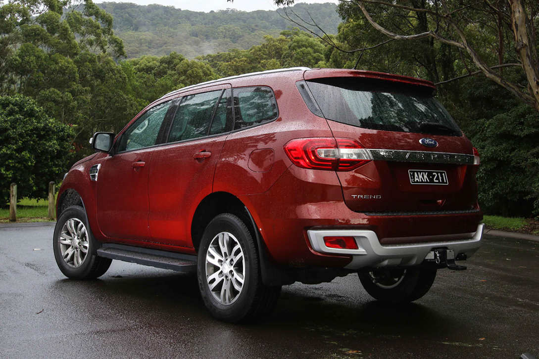 Ford Everest Trend RWD 2017 review | CarsGuide