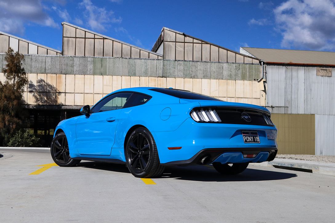 Ford Mustang EcoBoost 2017 review | CarsGuide