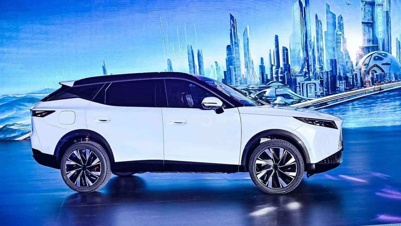 Headed to Oz: 2025 Chery Omoda 7 plug-in hybrid SUV revealed ahead of ...