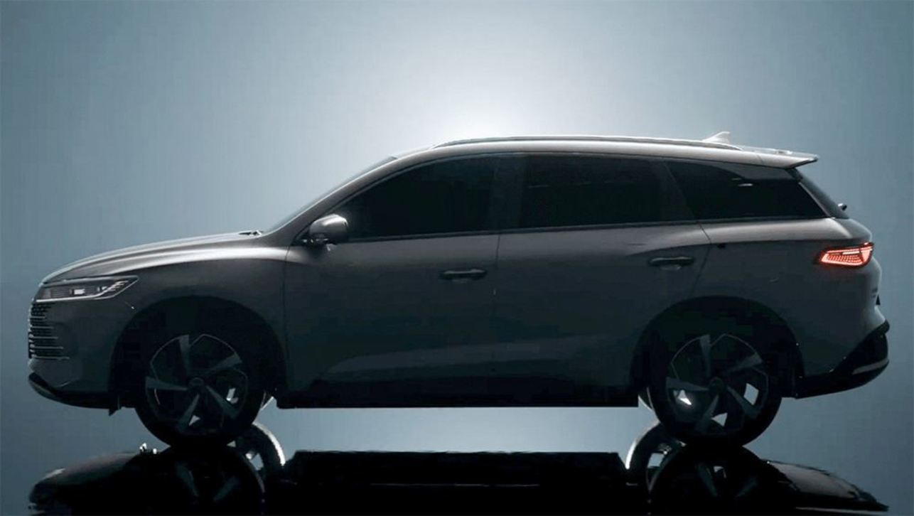 This family SUV claims up to 2000km driving range: BYD shows first official images of 2025 ...