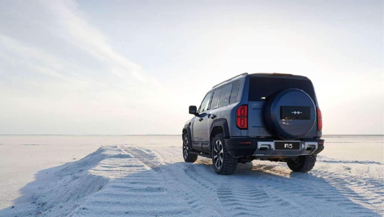 China's hybrid Land Rover Defender or Toyota Prado rival? 2024 BYD Fang ...