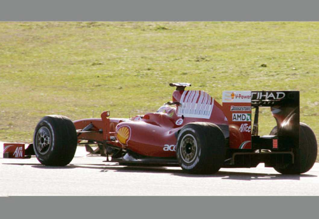 Ferrari 2009 F1 car revealed - Car News | CarsGuide