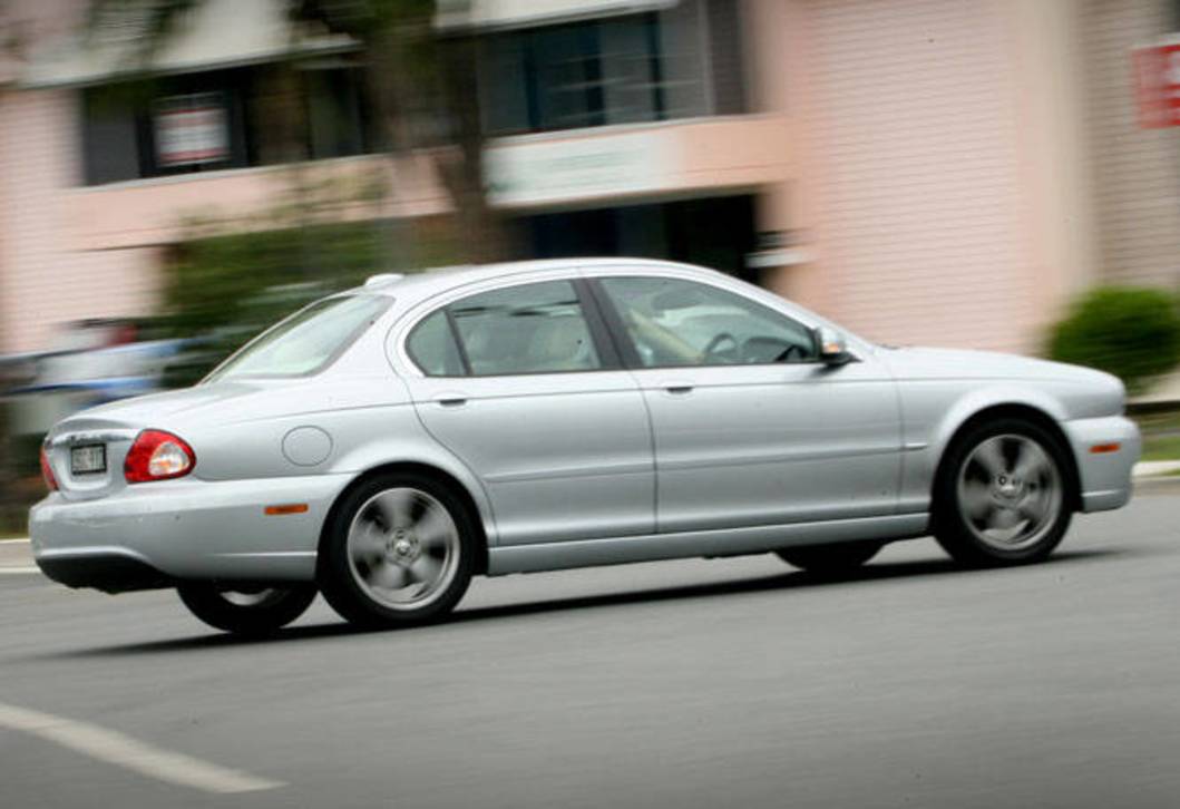 Jaguar X-Type 2009 Review | CarsGuide
