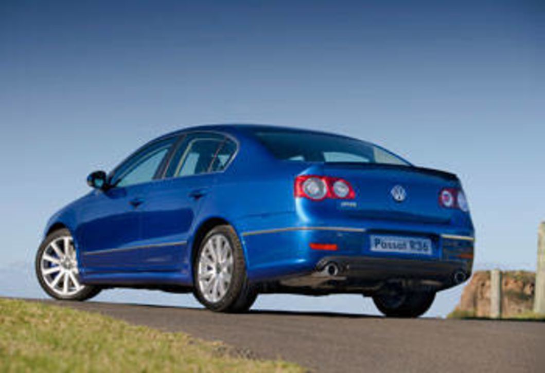 Volkswagen Passat R36 2008 Review | CarsGuide