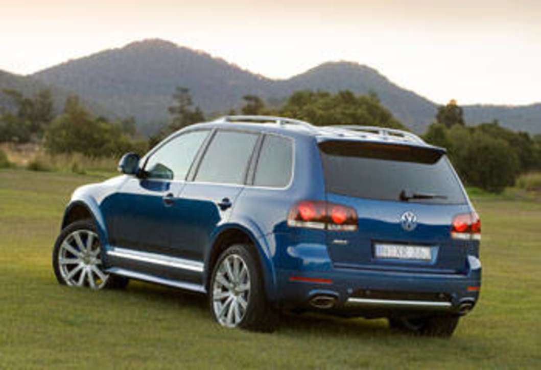 Volkswagen Passat R36 2008 Review | CarsGuide