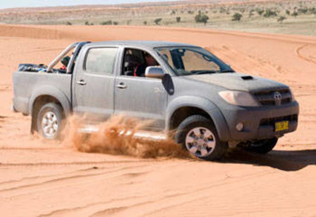 Toyota HiLux vs Nissan Navara vs Mitsubishi Triton 2008 | CarsGuide