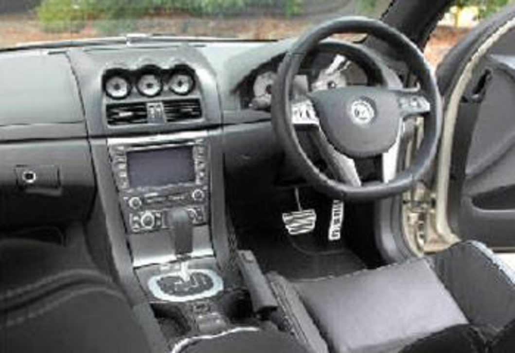 HSV Clubsport R8 2008 Review | CarsGuide