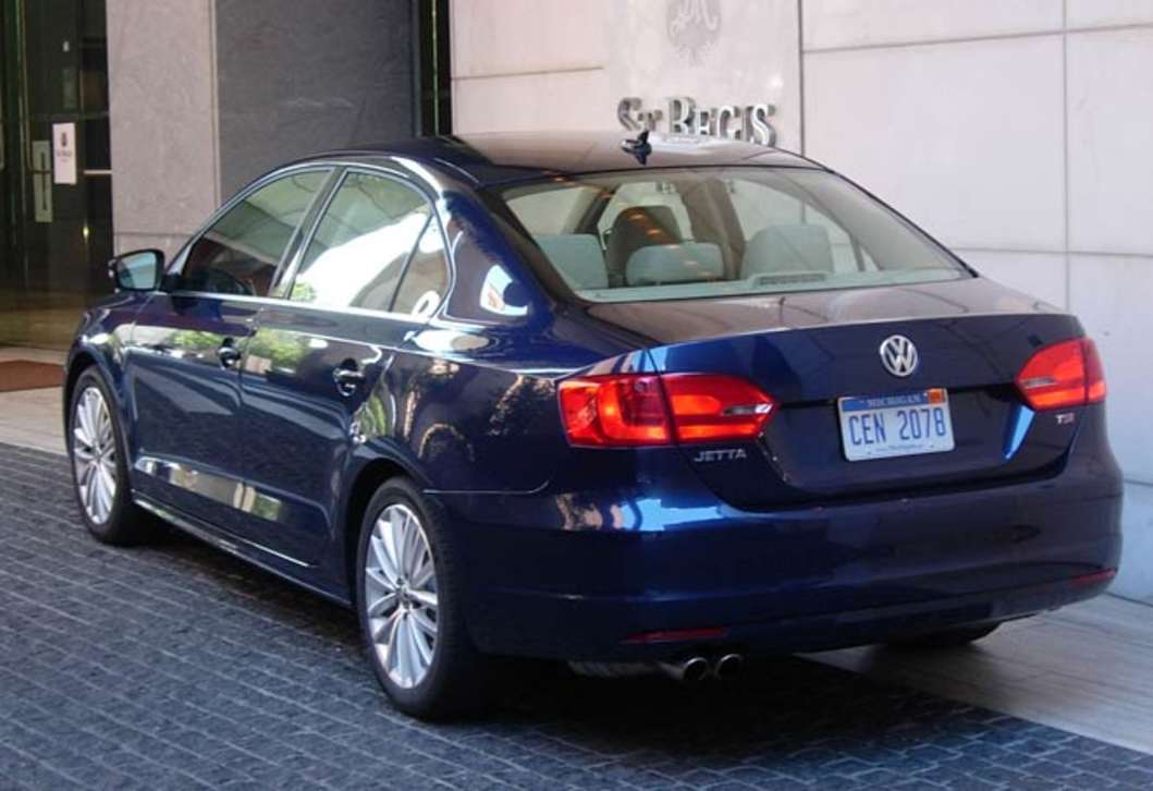 Volkswagen Jetta 2010 Review | CarsGuide
