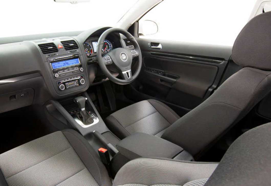 Volkswagen Jetta 2010 Review | CarsGuide