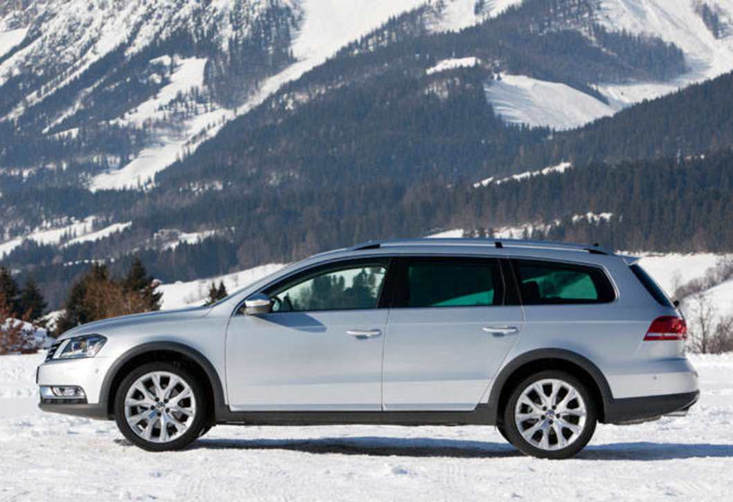 Volkswagen Alltrack 2012 Review | CarsGuide