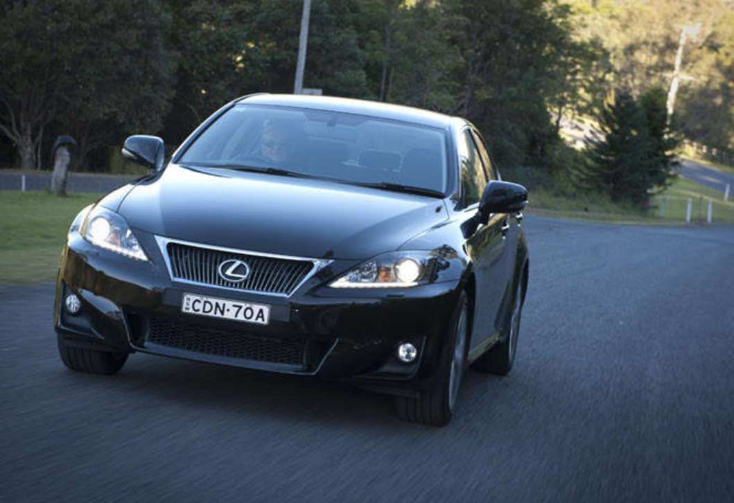 Prestige car comparison | CarsGuide