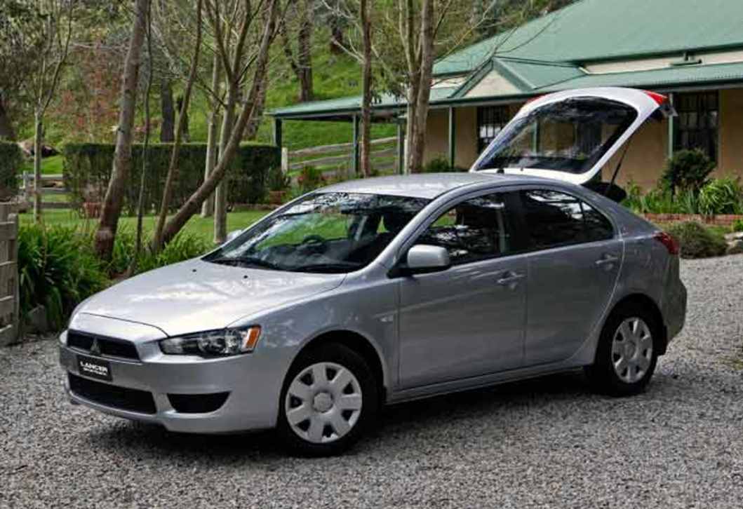 Mitsubishi Lancer 2010 Review | CarsGuide