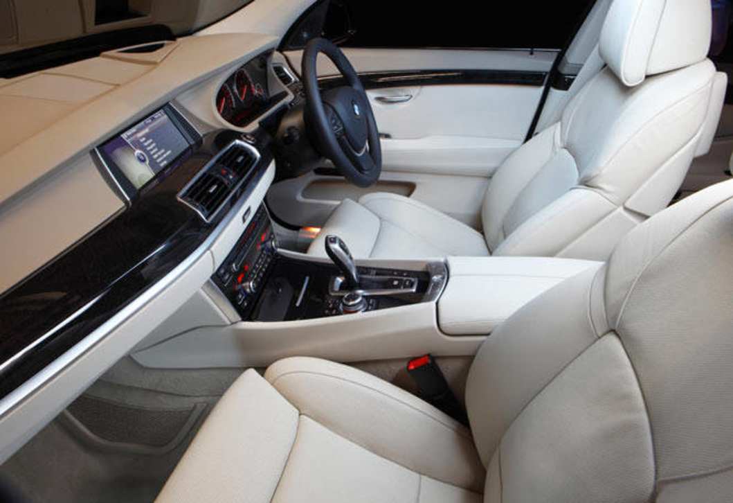 BMW 5 Series 550i 2010 Review | CarsGuide