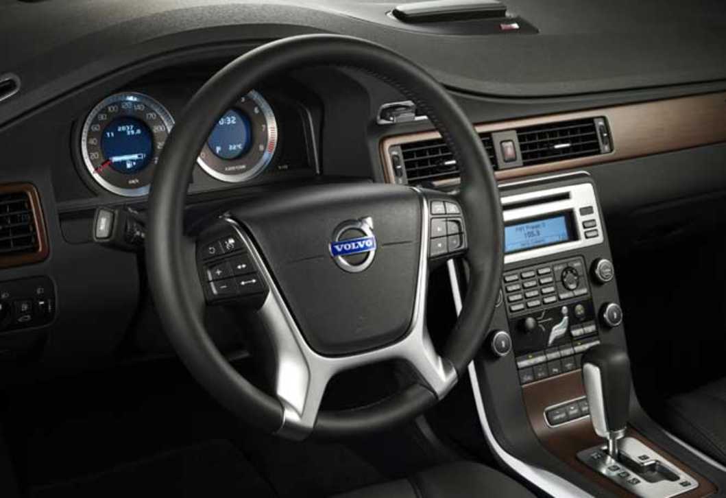 Volvo S80 adds R-Design - Car News | CarsGuide
