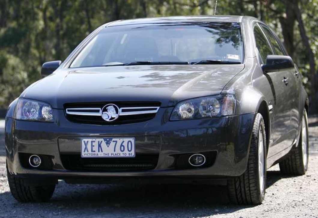 Holden Commodore 2009 review | CarsGuide