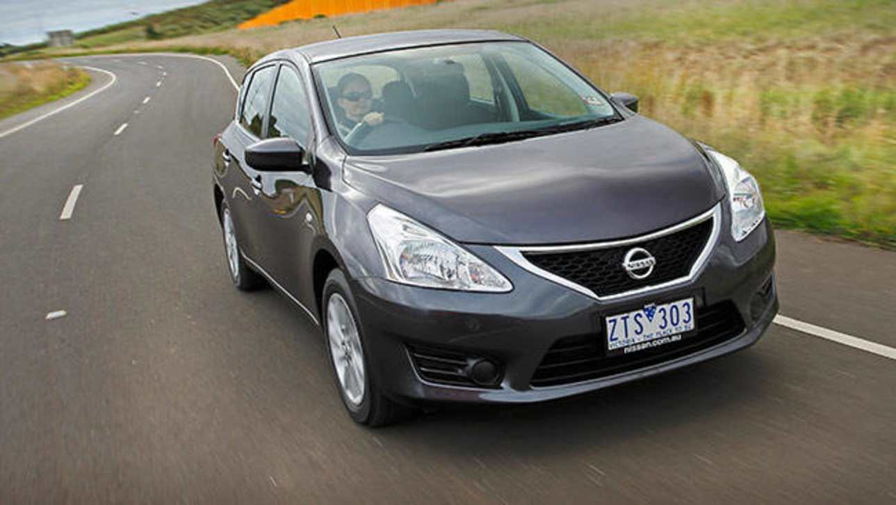 Nissan Pulsar v Ford Focus v Hyundai i30 v Holden Cruze 2013 | CarsGuide