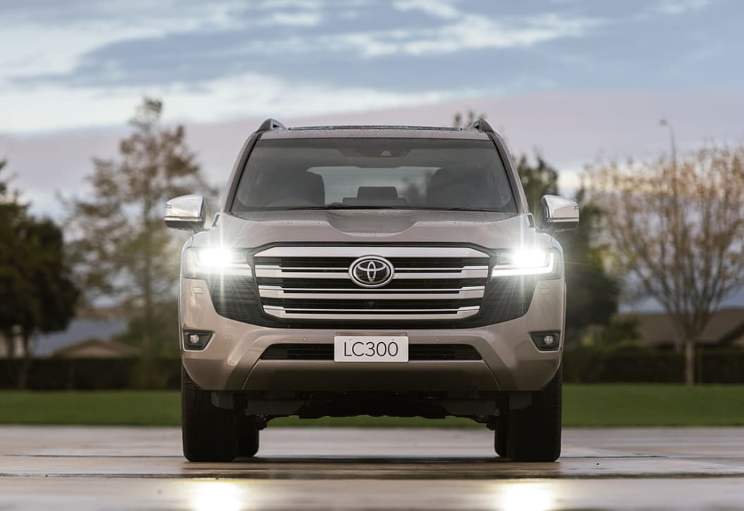 LC300 Specifications, Wading Depth, Approach Angles, Towing Capacity ...