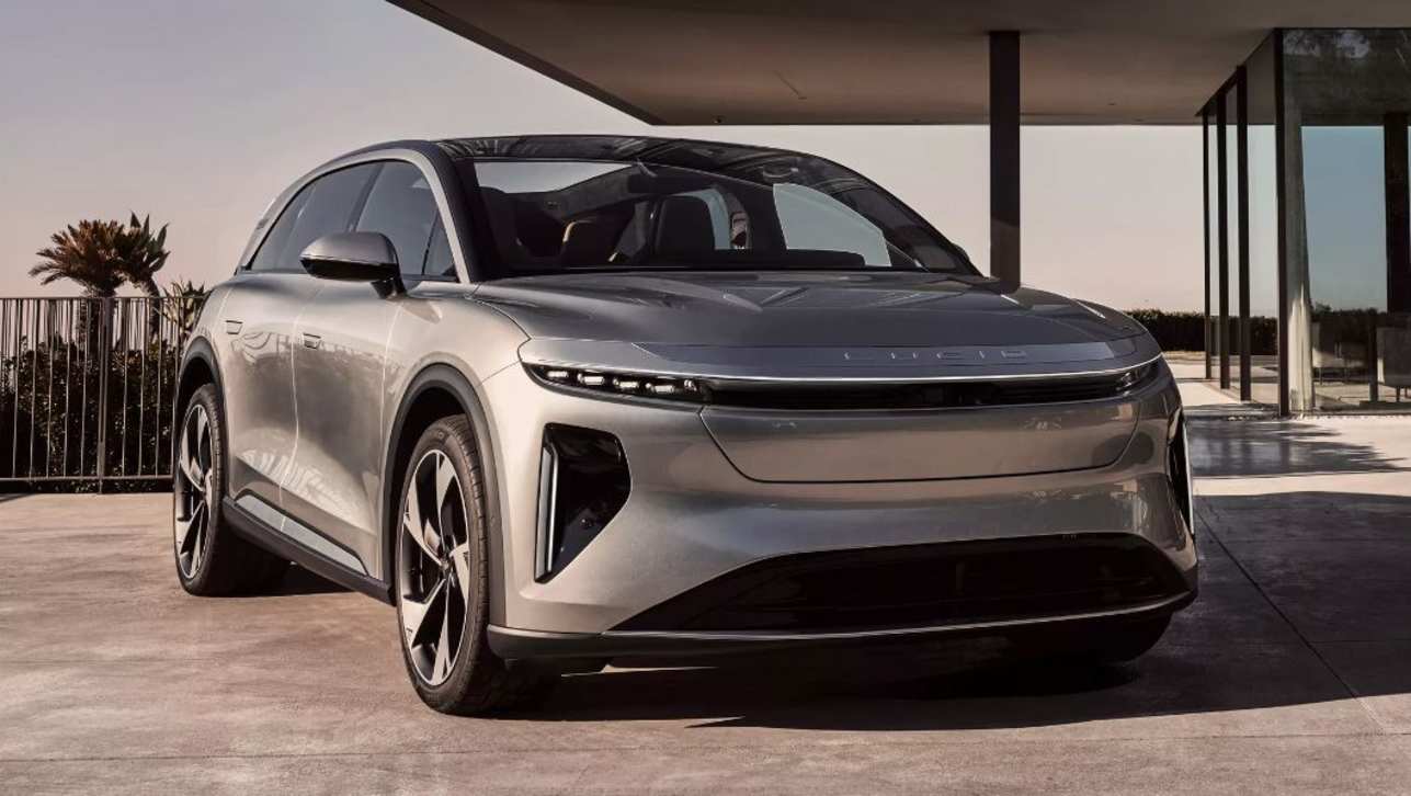 The ultimate Tesla Model X replacement? 2024 Lucid Gravity promises 700 ...