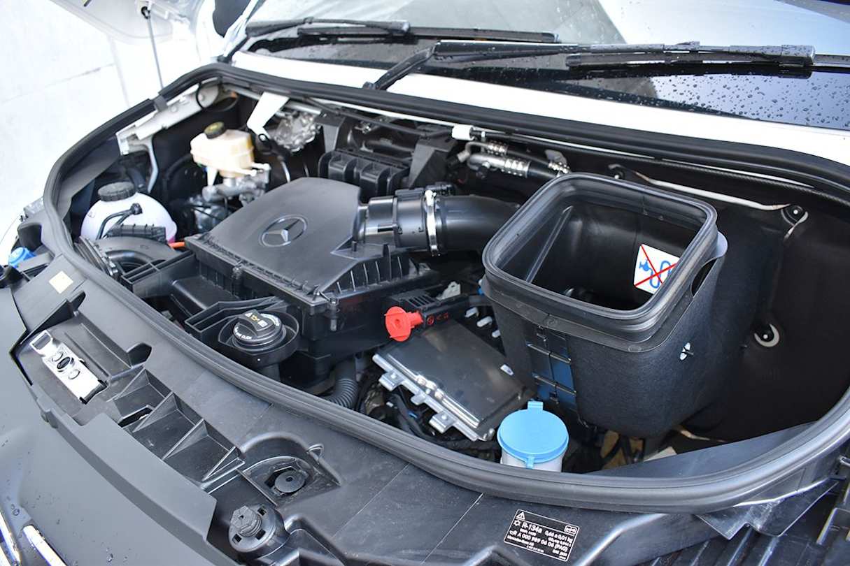 Mercedes Sprinter 2023 review: 419 LWB Panel Van - GVM test - Big van ...