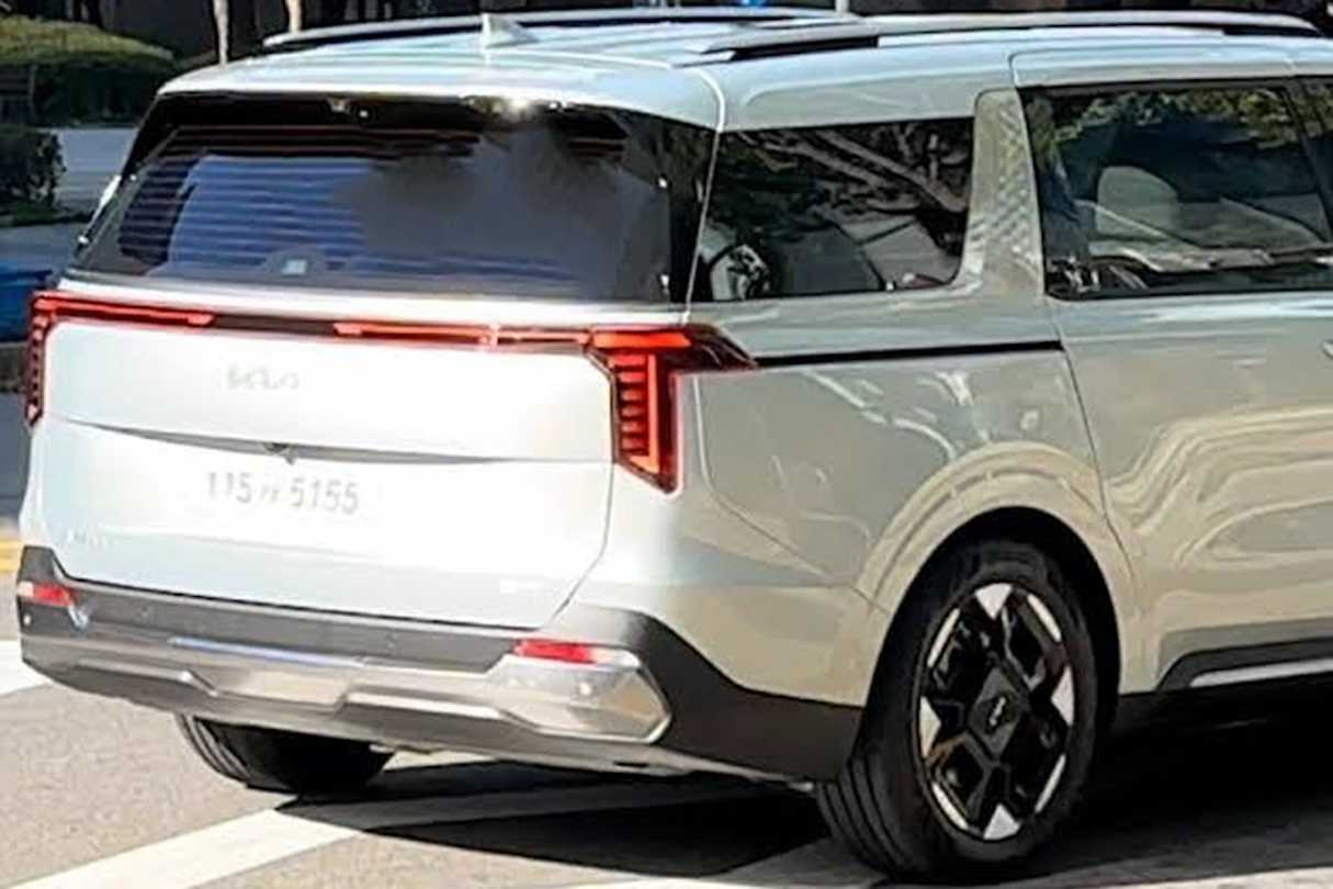 Kia's MPV MVP! 2024 Kia Carnival people mover facelift revealed, but when is it coming to ...