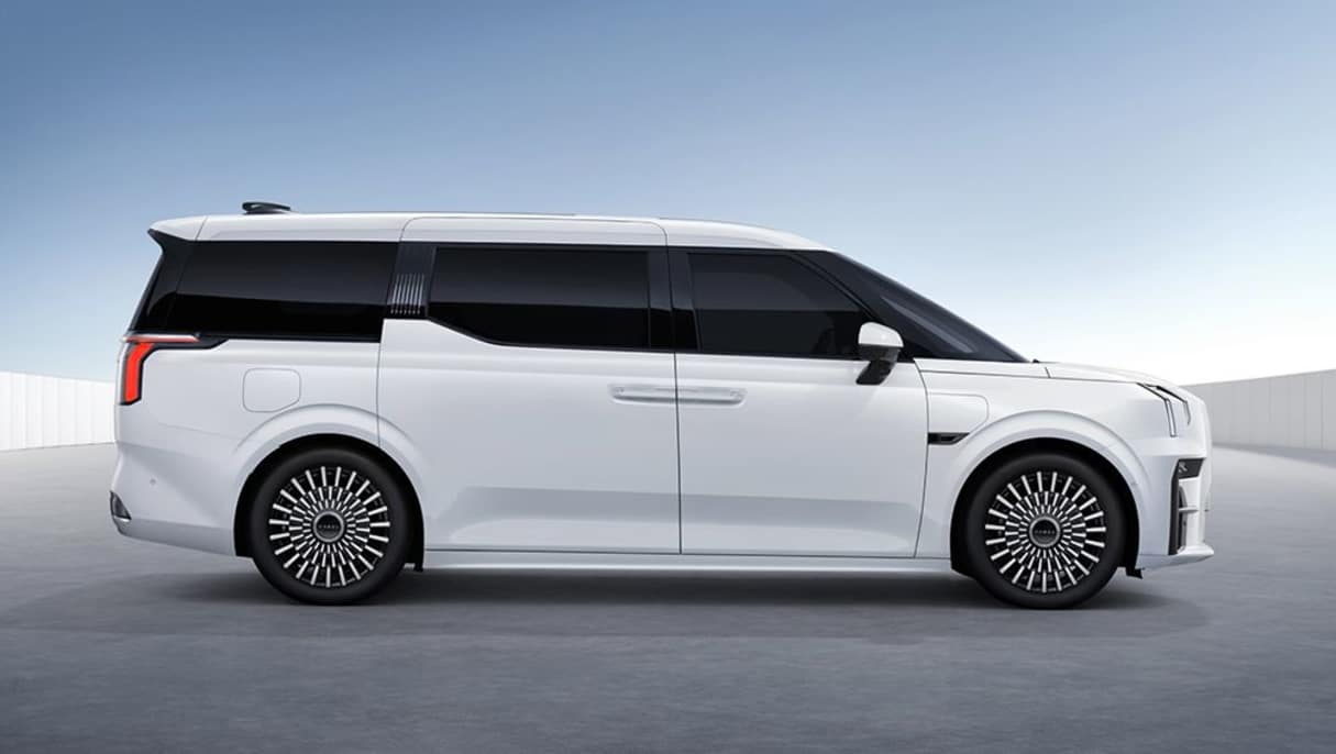 The Zeekr 009 might be the wildest electric car ever - and it's coming ...