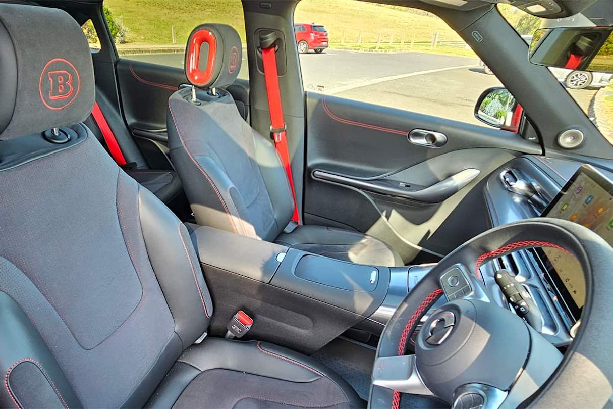 Smart #1 Brabus AWD vs Volvo EX30 Twin Motor Performance Ultra 2025 ...