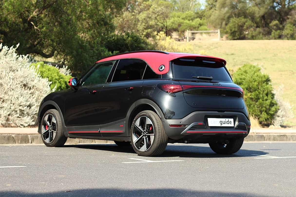 Smart #1 Brabus AWD vs Volvo EX30 Twin Motor Performance Ultra 2025 comparison review – Closely ...