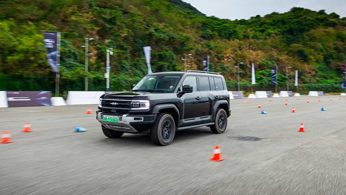 China's Lexus rival locked in! BYD's premium brand to launch later this year with Toyota Prado ...