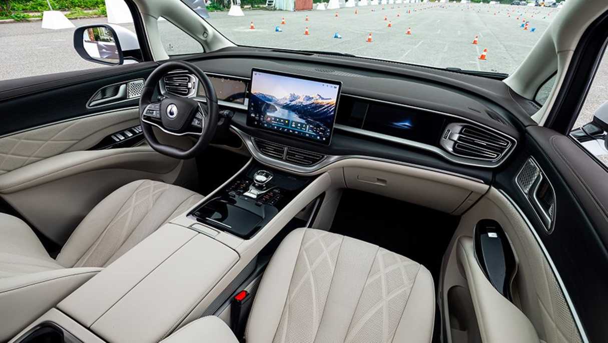 China's Lexus rival locked in! BYD's premium brand to launch later this year with Toyota Prado ...