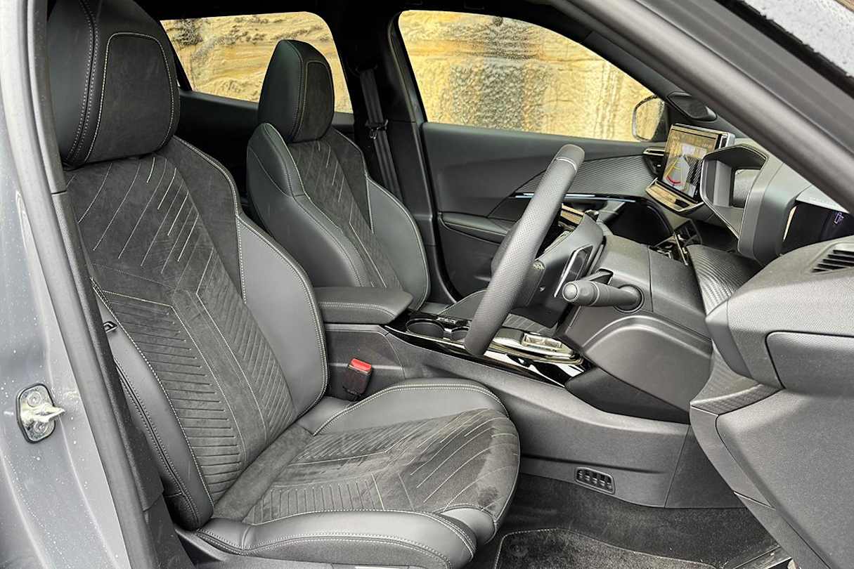 peugeot 2008 interior 2026