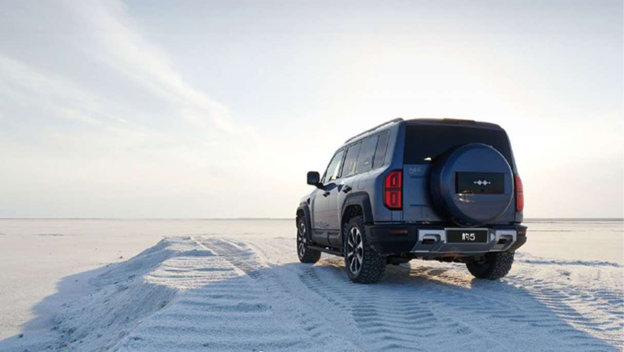 China's hybrid Land Rover Defender or Toyota Prado rival? 2024 BYD Fang ...