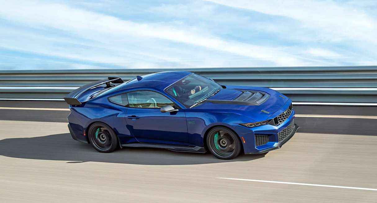 Ford's new mind-bending V8 car revealed: 2026 Ford Mustang Dark Horse ...
